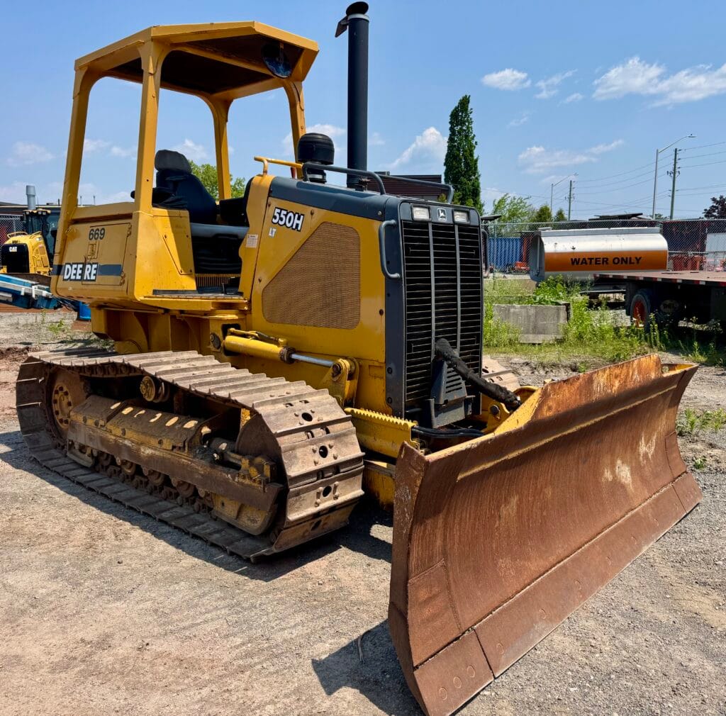 2000 John Deere 550H Bulldozer – Driven Equipment Solutions Ltd.