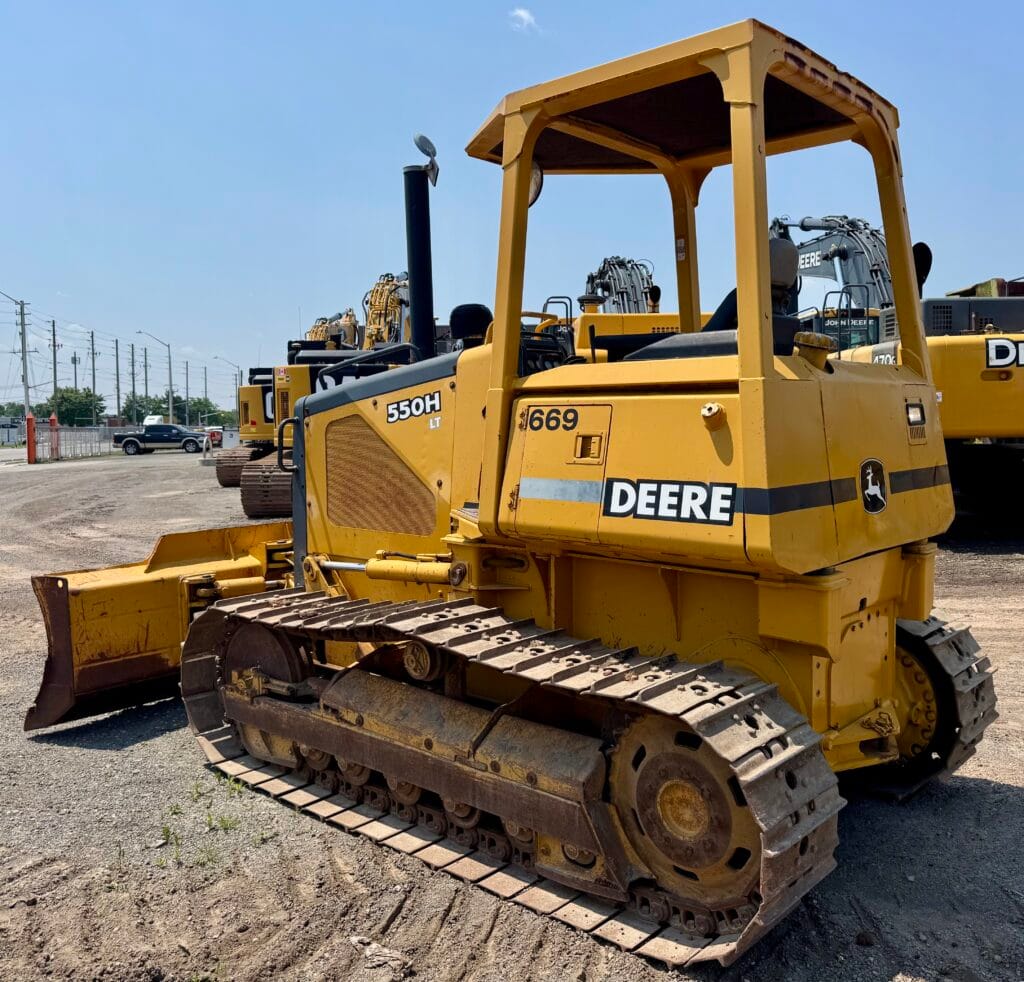 2000 John Deere 550H Bulldozer – Driven Equipment Solutions Ltd.
